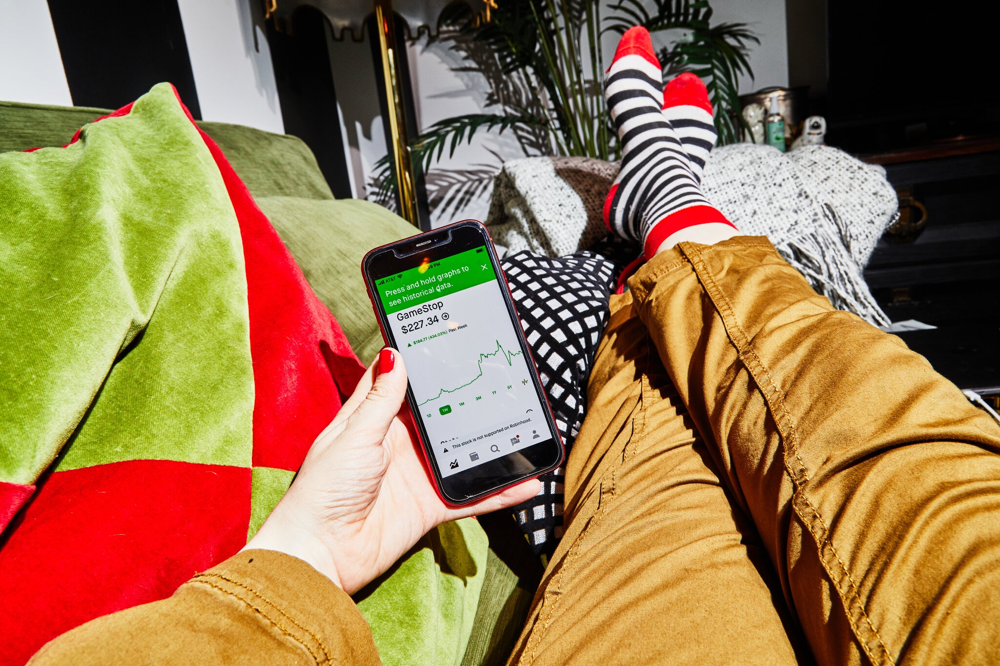 The Gamestop Reddit Retail Investor Robinhood Options Trader Frenzy ...